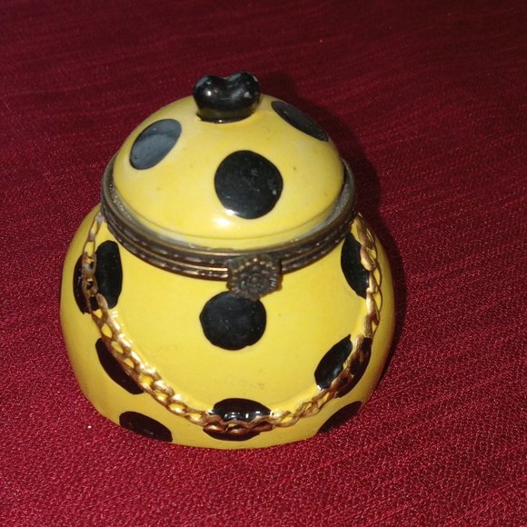 Accents | Vintage Hinged Boxes With Tiny Trinkets Collectibles | Poshmark